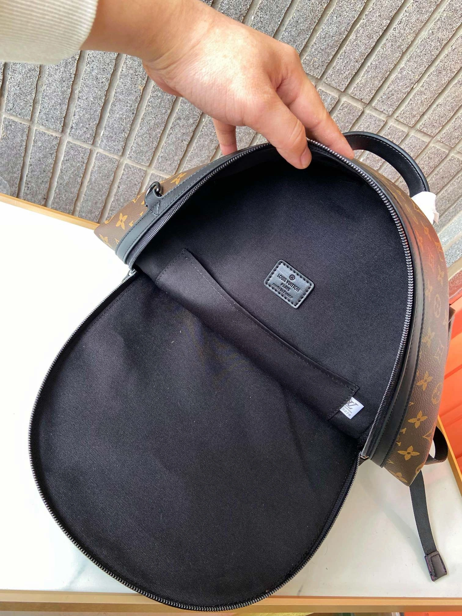 High fidelity Mens Louis Vuitton Backpacks
