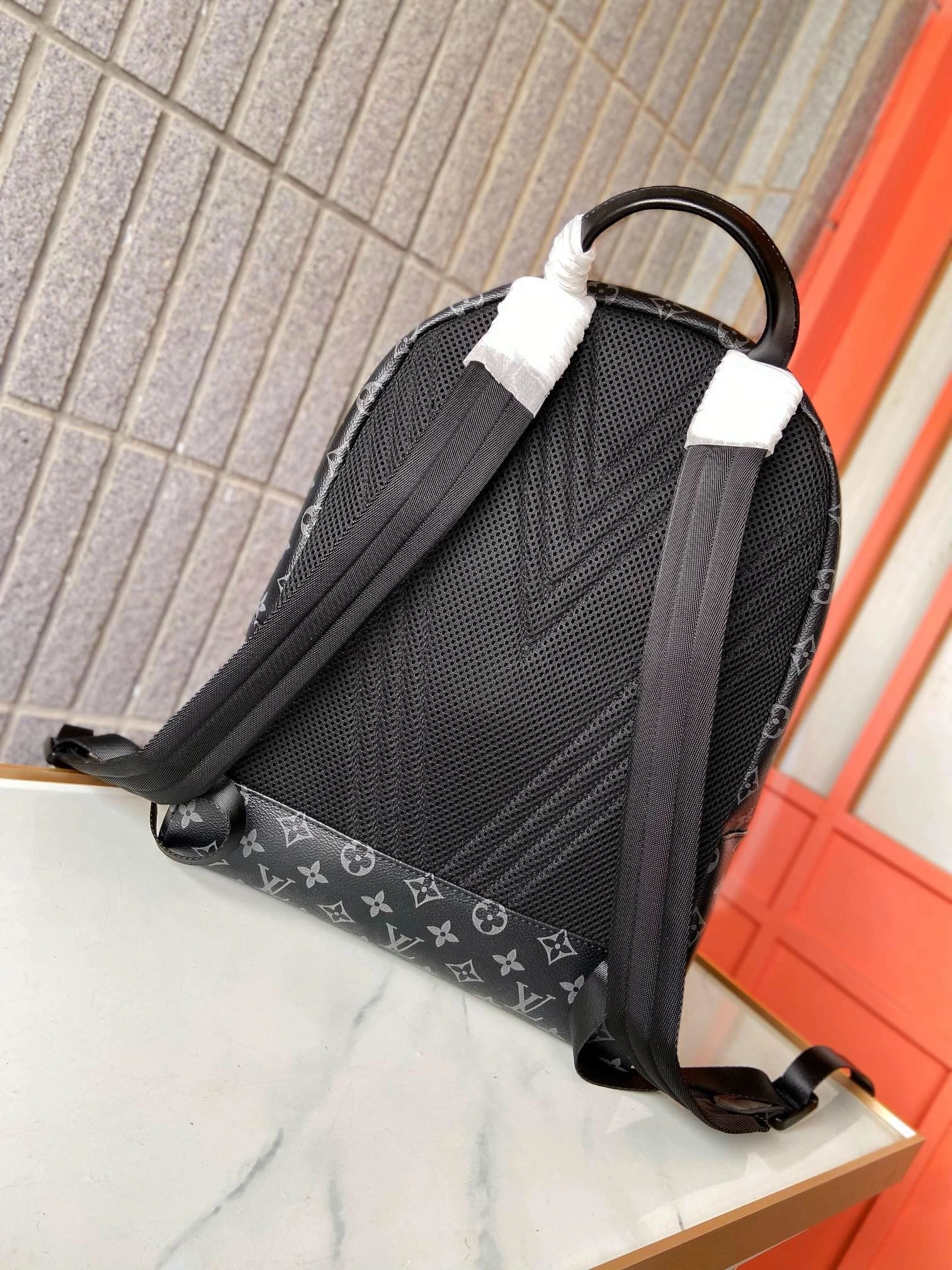 1:1 copy Mens Louis Vuitton Backpacks