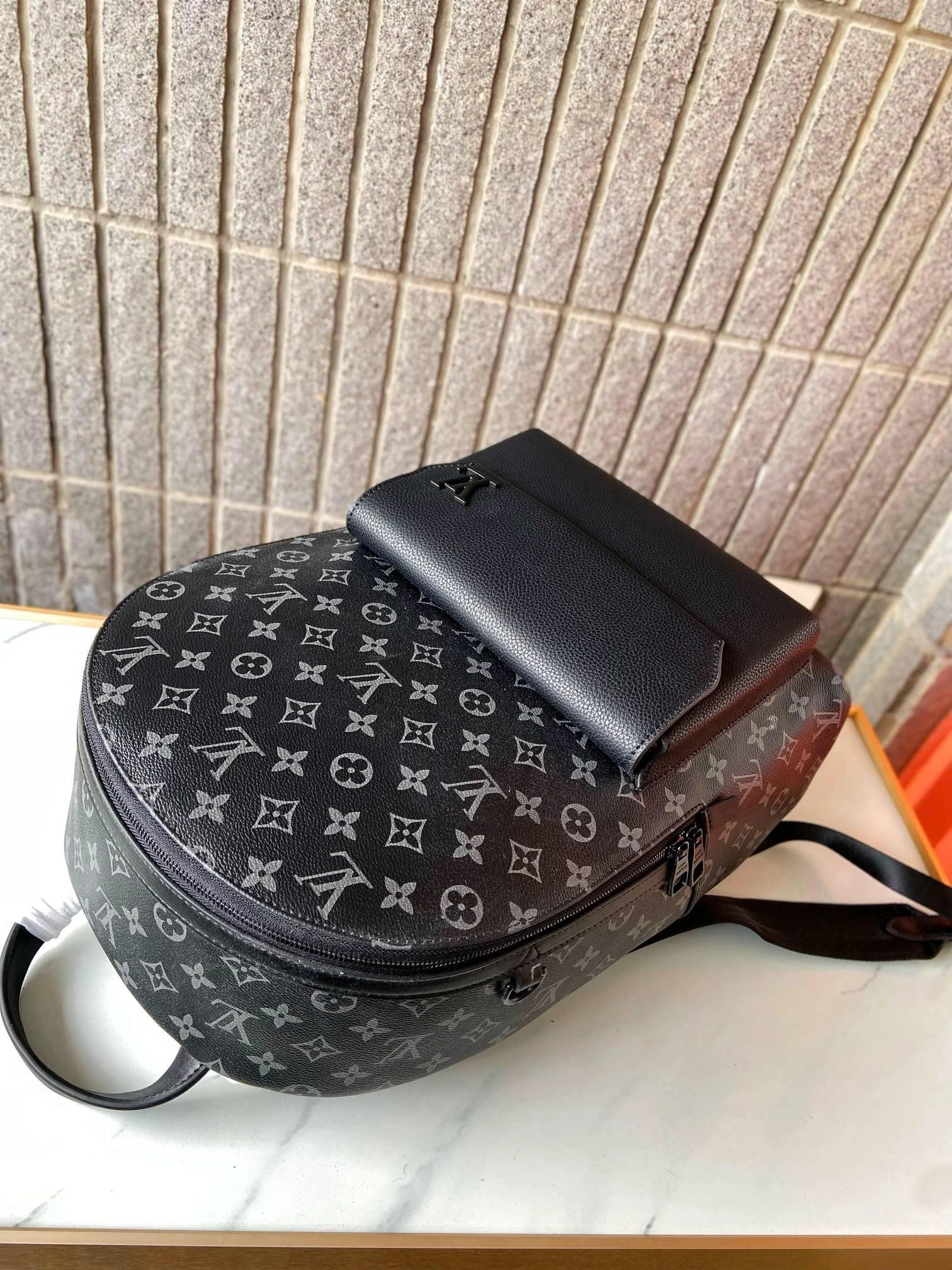 1:1 copy Mens Louis Vuitton Backpacks