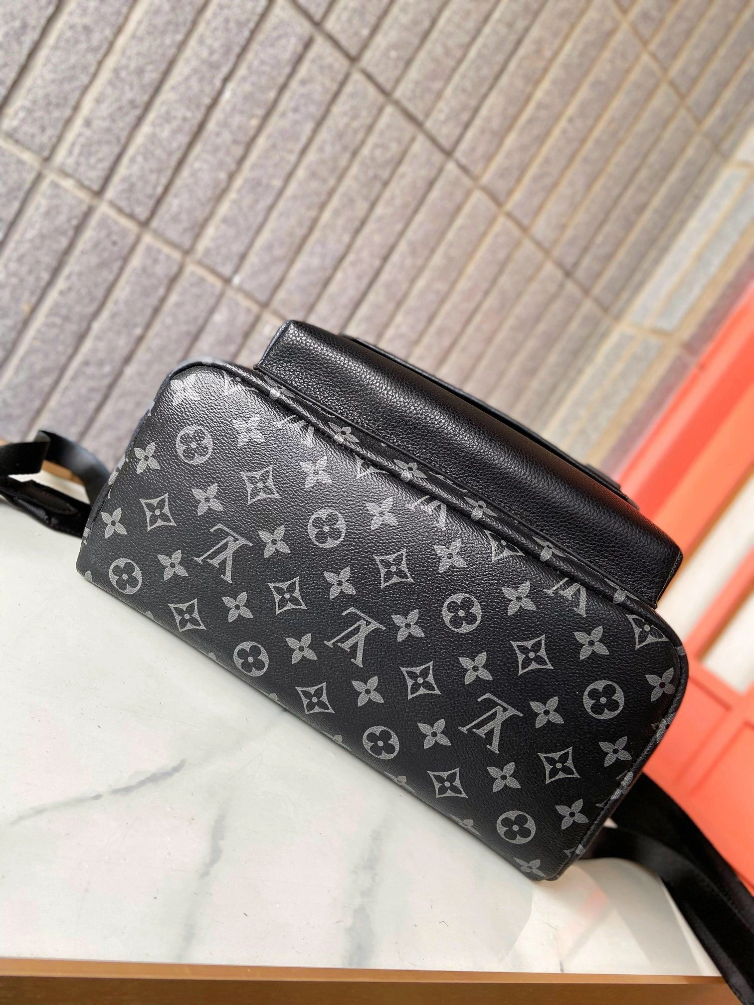 1:1 copy Mens Louis Vuitton Backpacks