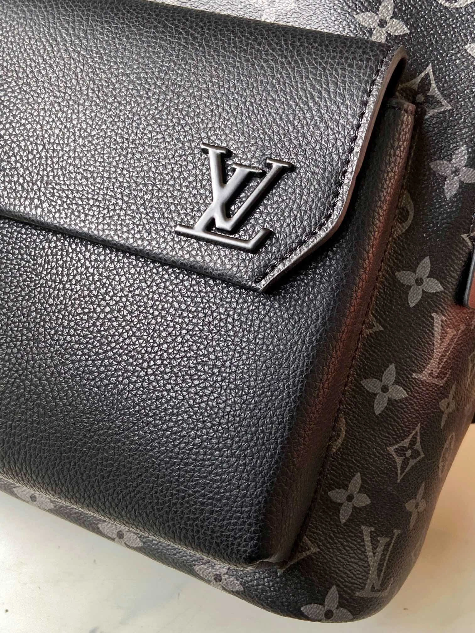 1:1 copy Mens Louis Vuitton Backpacks