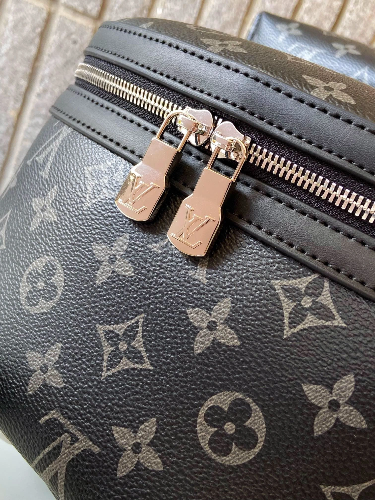 OEM Mens Louis Vuitton Backpacks
