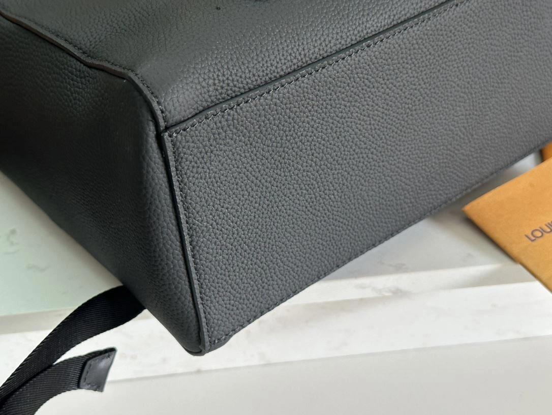 Affordable Mens Louis Vuitton Backpacks