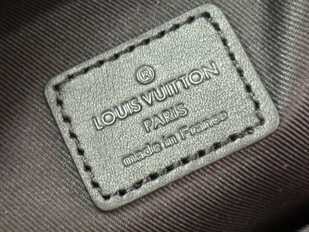 Mirror quality Mens Louis Vuitton Backpacks