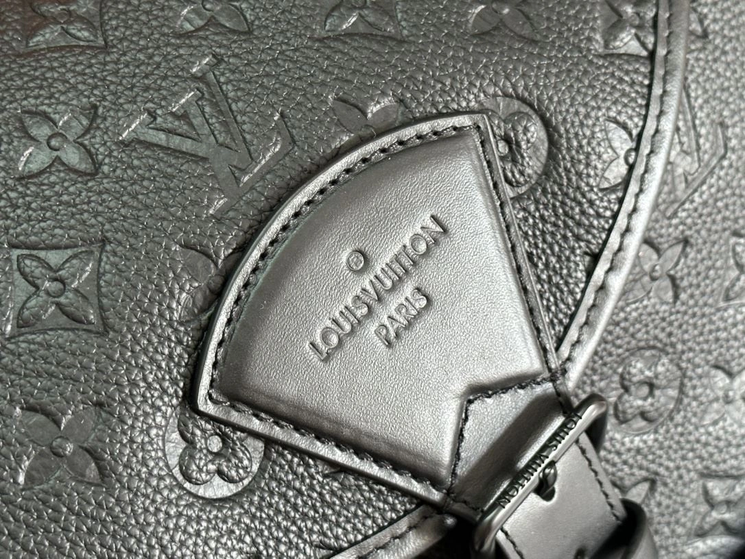 Perfect replica Mens Louis Vuitton Backpacks