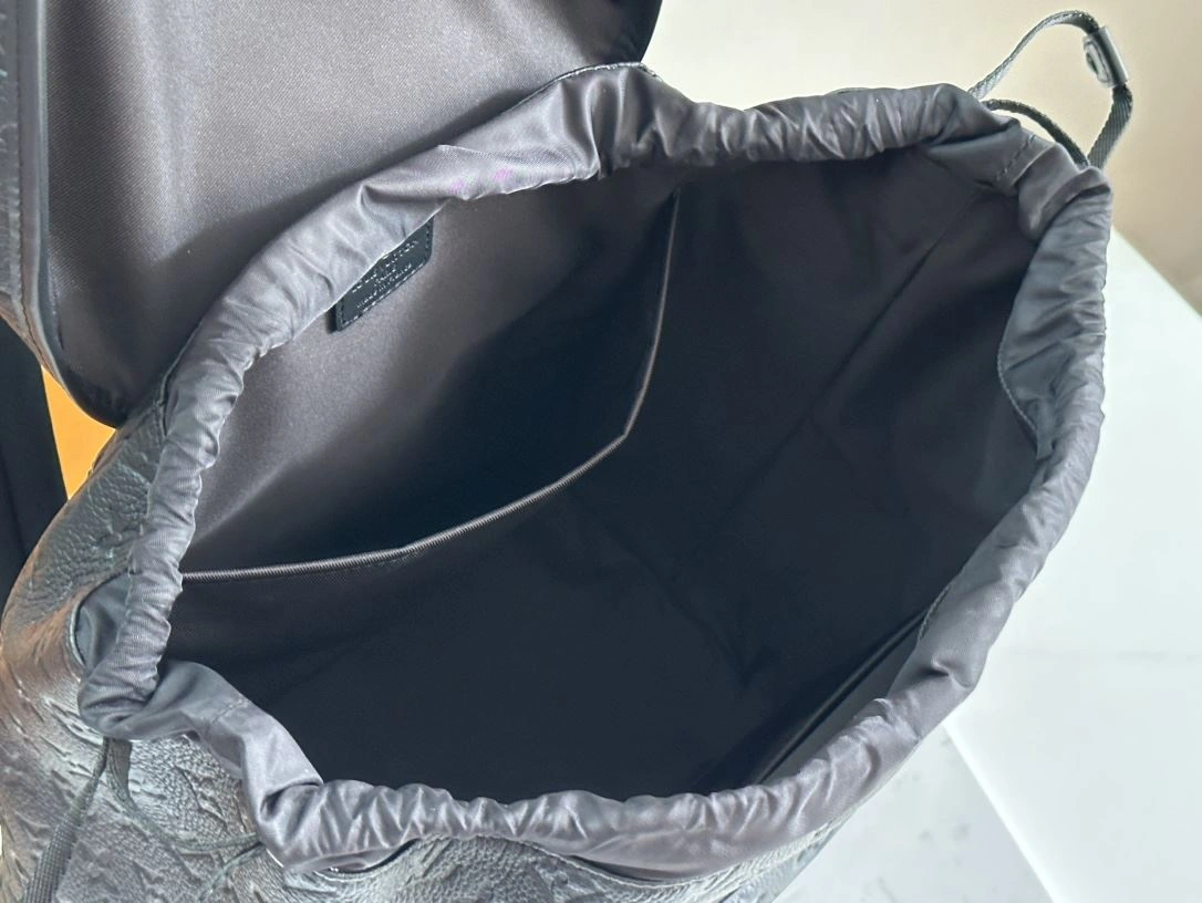 Perfect replica Mens Louis Vuitton Backpacks