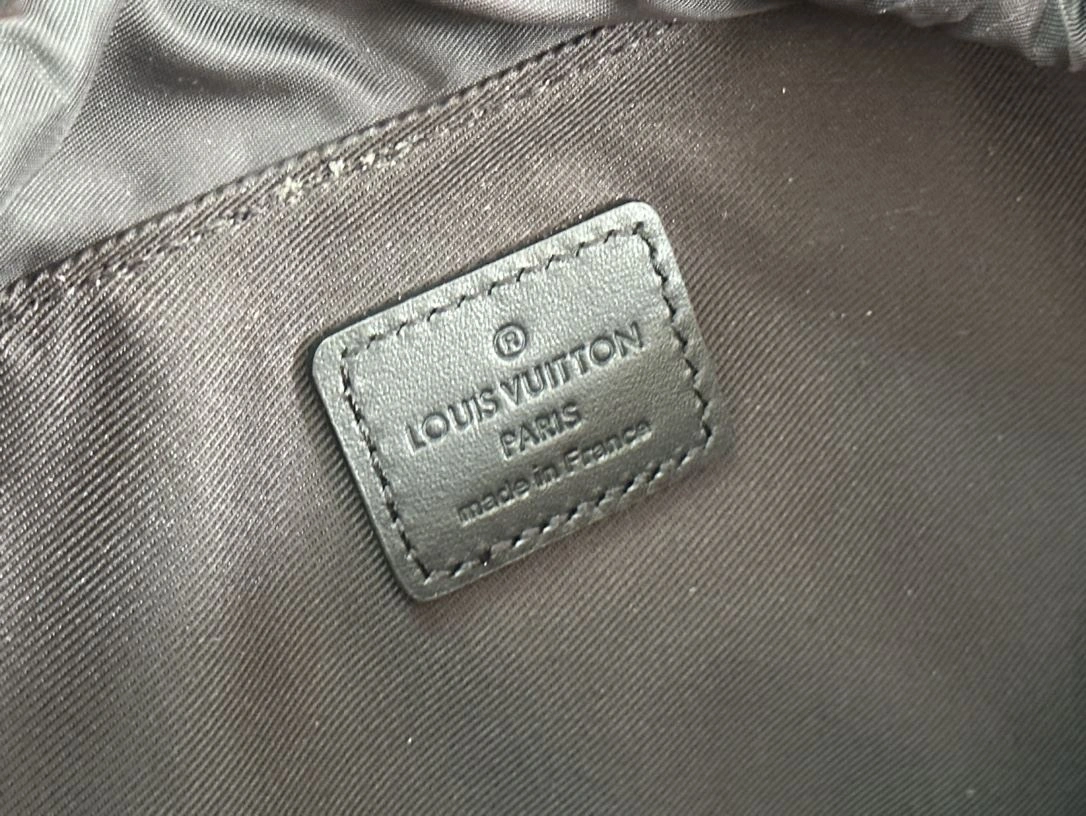 Perfect replica Mens Louis Vuitton Backpacks