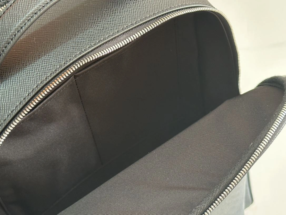 Value-priced Mens Louis Vuitton Backpacks