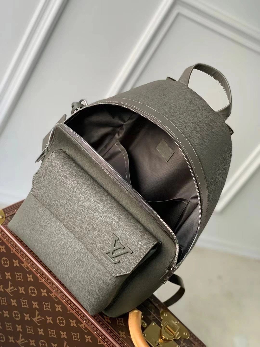 Indistinguishable Mens Louis Vuitton Backpacks