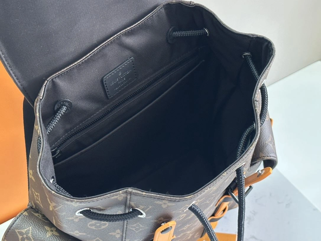 Affordable Mens Louis Vuitton Backpacks