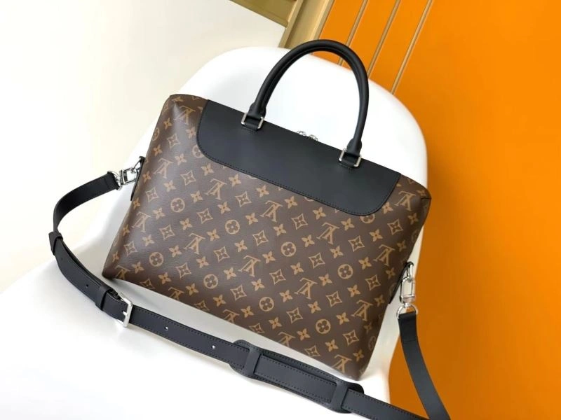 High fidelity Mens Louis Vuitton Briefcases