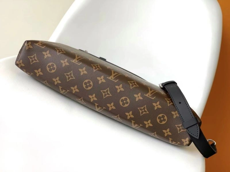 High fidelity Mens Louis Vuitton Briefcases