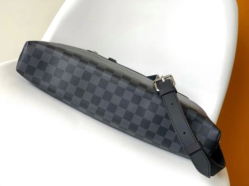 Accurate model Mens Louis Vuitton Briefcases