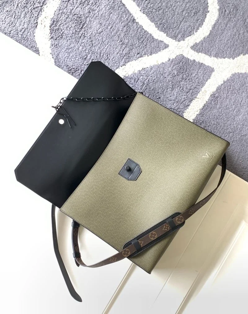 Accurate model Mens Louis Vuitton Briefcases