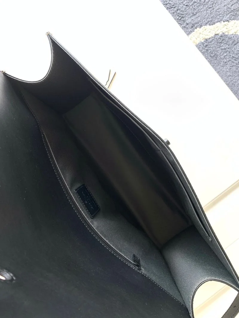 Accurate model Mens Louis Vuitton Briefcases