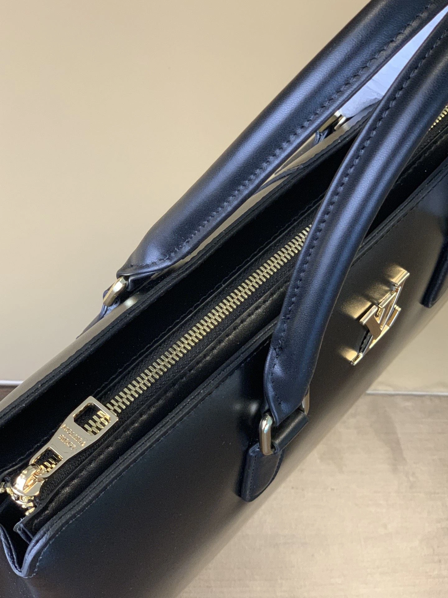 Reasonably priced Mens Louis Vuitton Briefcases