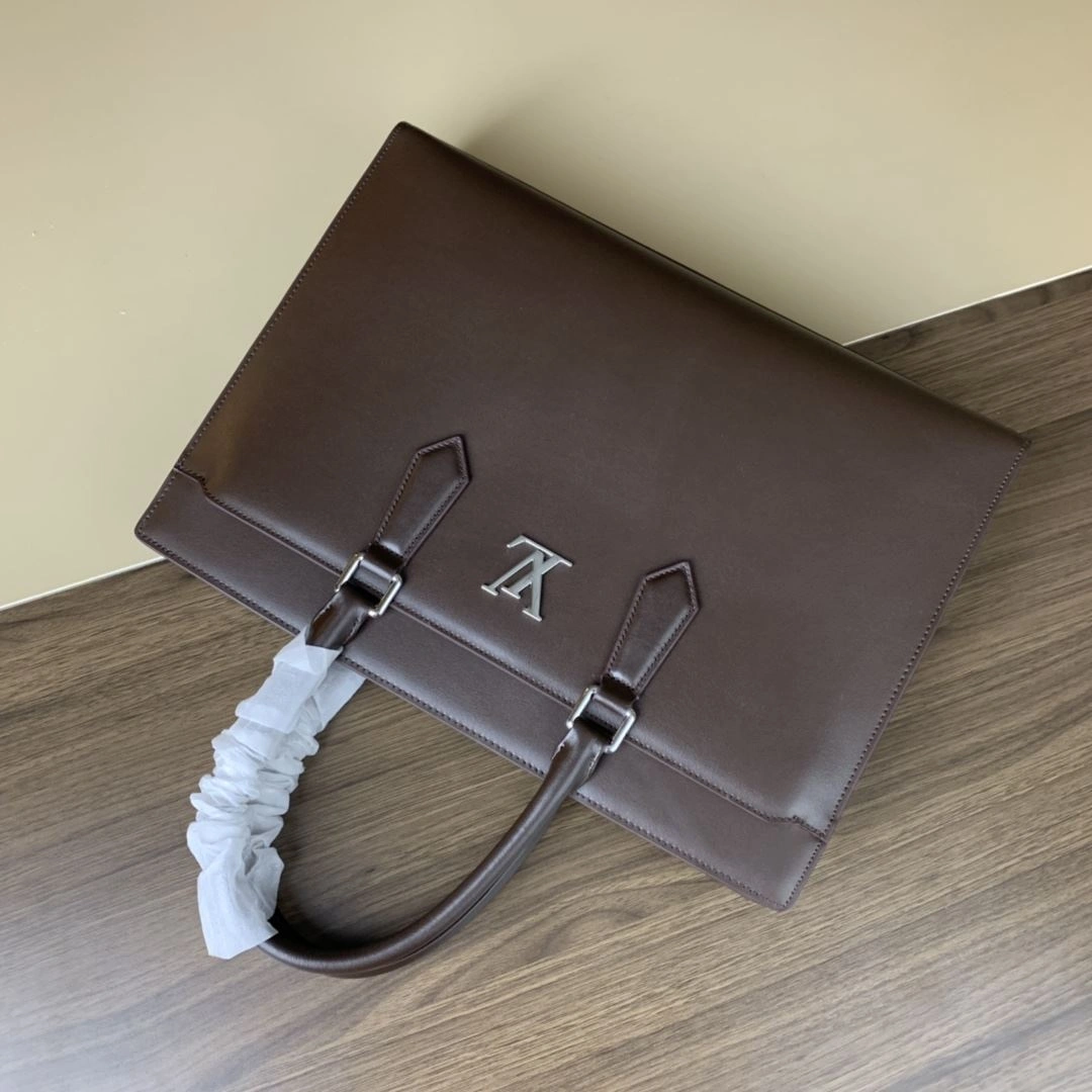 Mirror quality Mens Louis Vuitton Briefcases