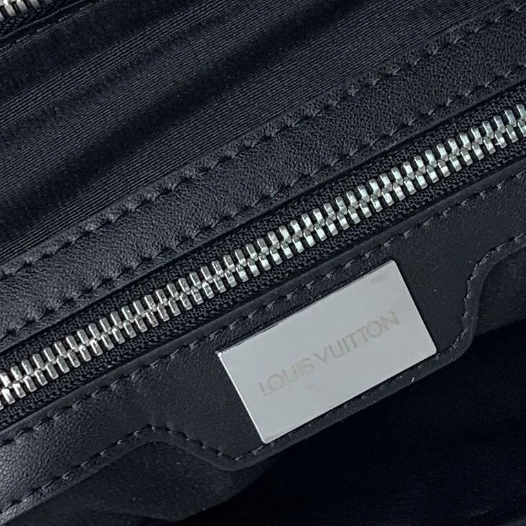 Top mirror Mens Louis Vuitton Briefcases