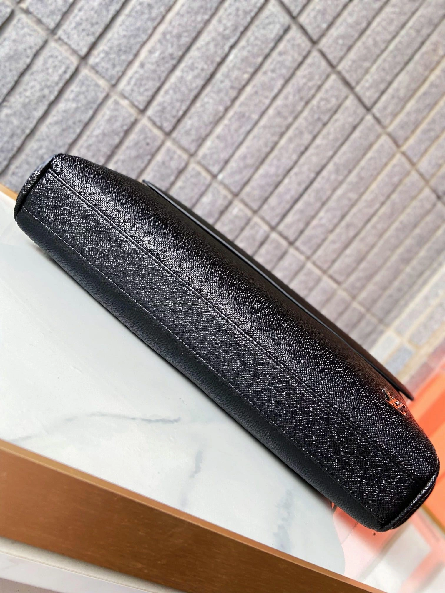 High fidelity Mens Louis Vuitton Briefcases