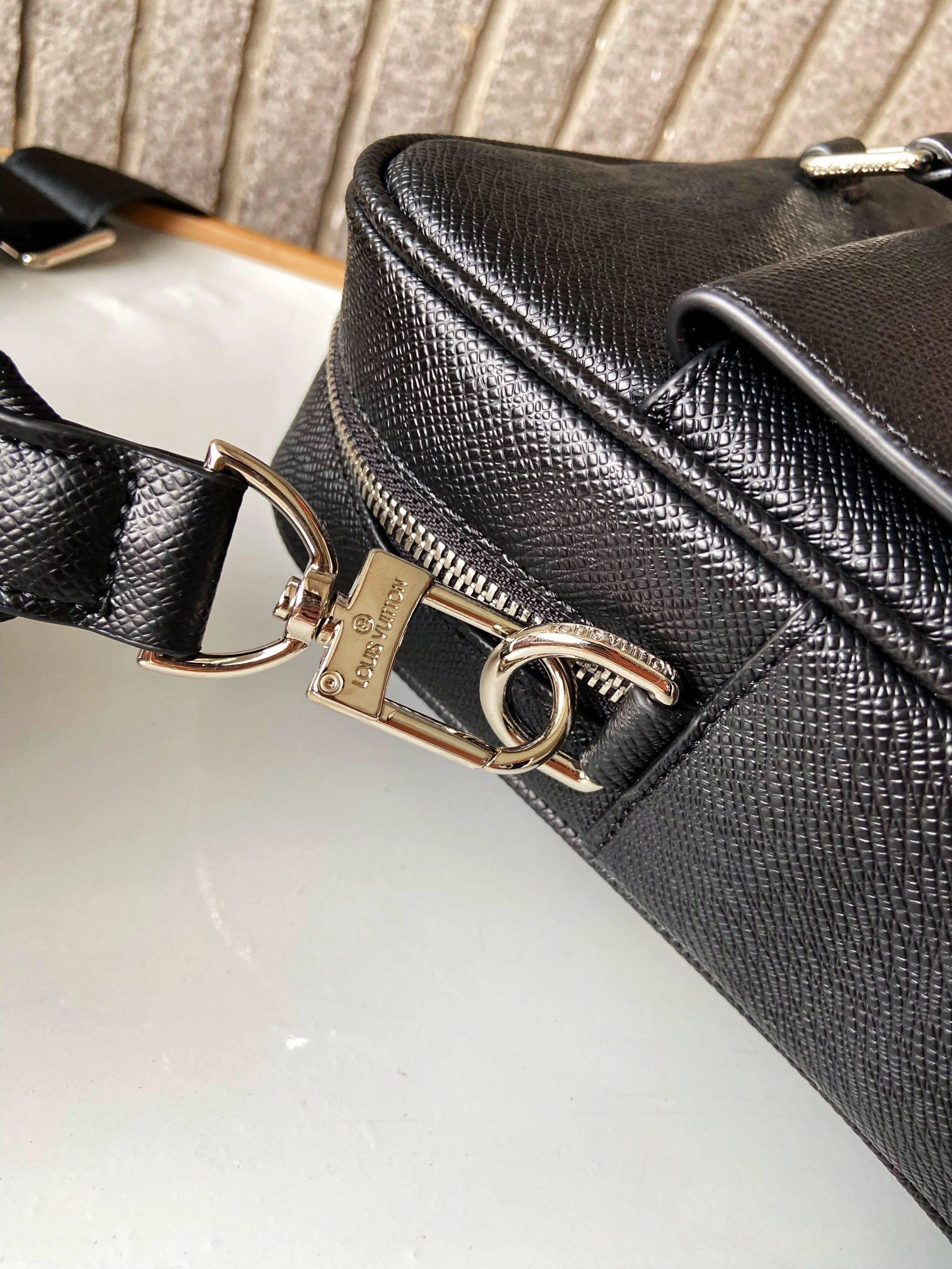 High fidelity Mens Louis Vuitton Briefcases