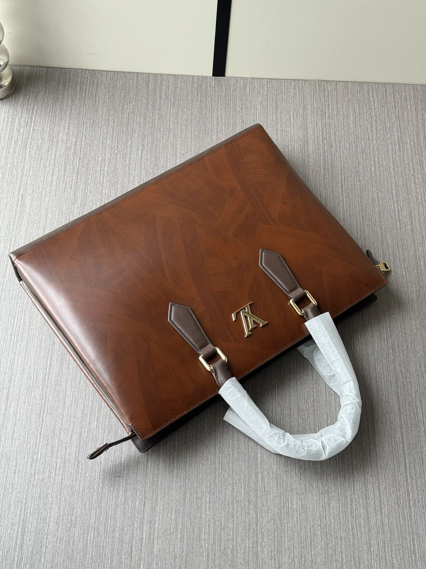 Accurate model Mens Louis Vuitton Briefcases