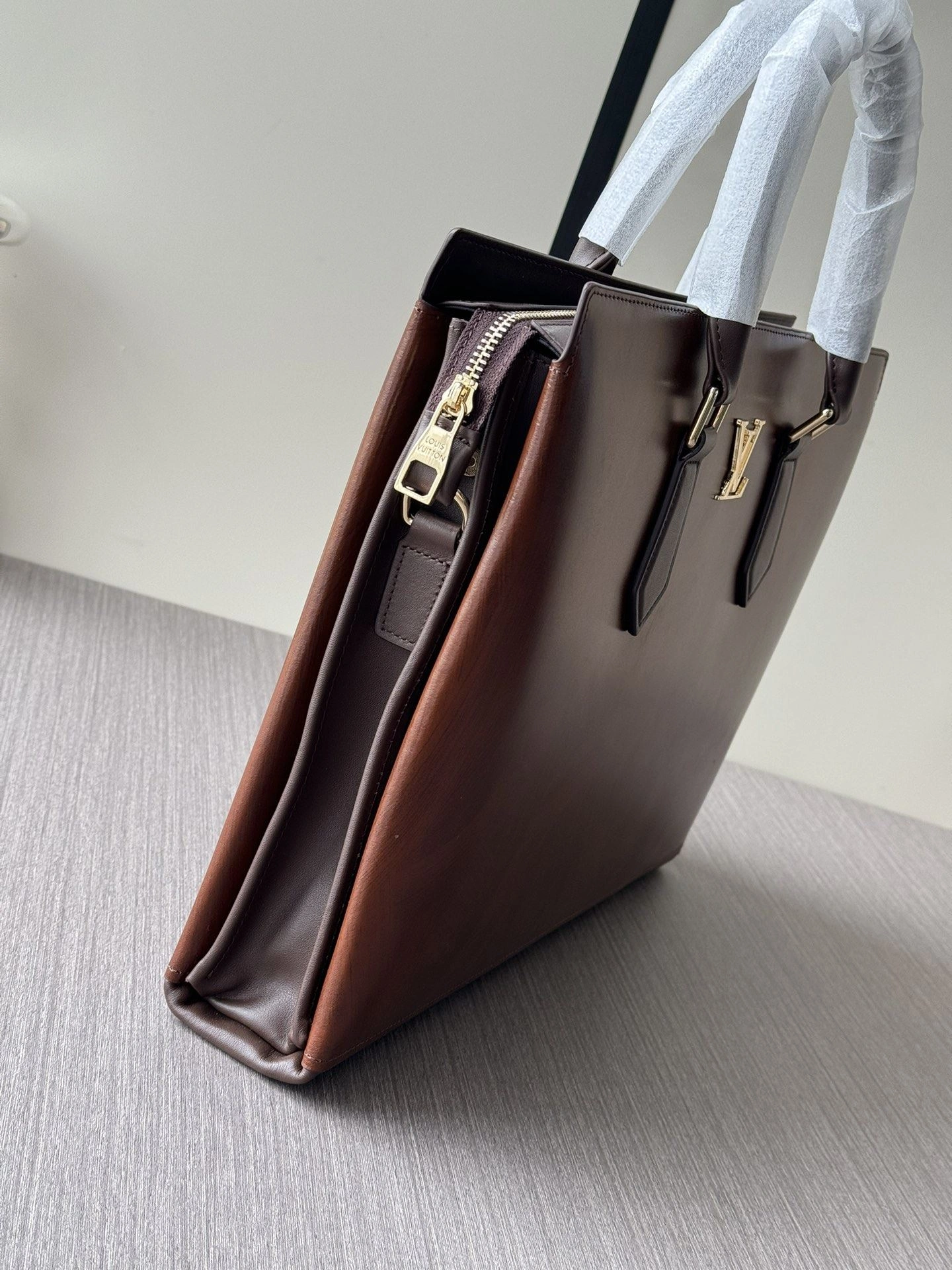 Accurate model Mens Louis Vuitton Briefcases