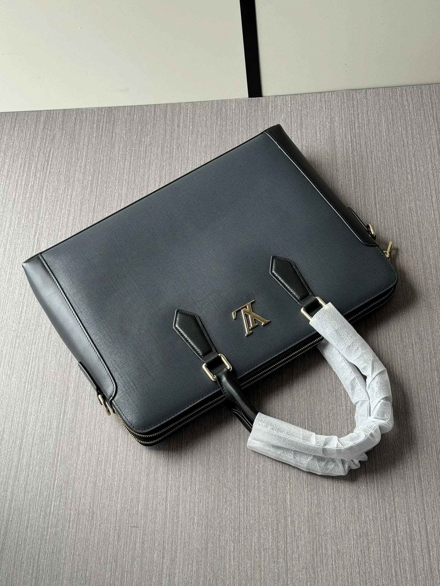 Economical Mens Louis Vuitton Briefcases