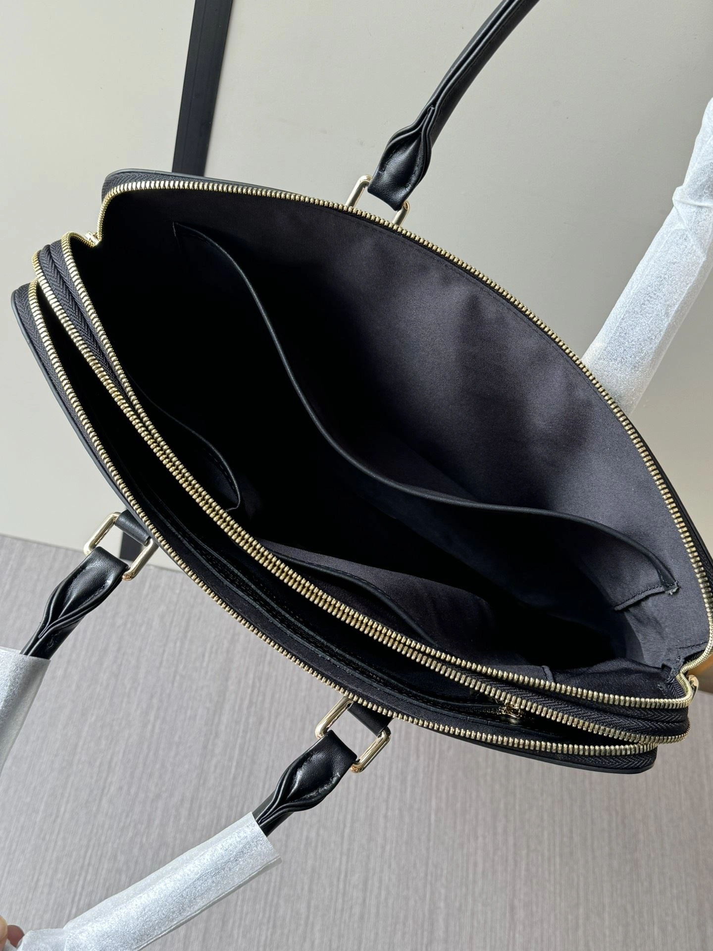 Economical Mens Louis Vuitton Briefcases