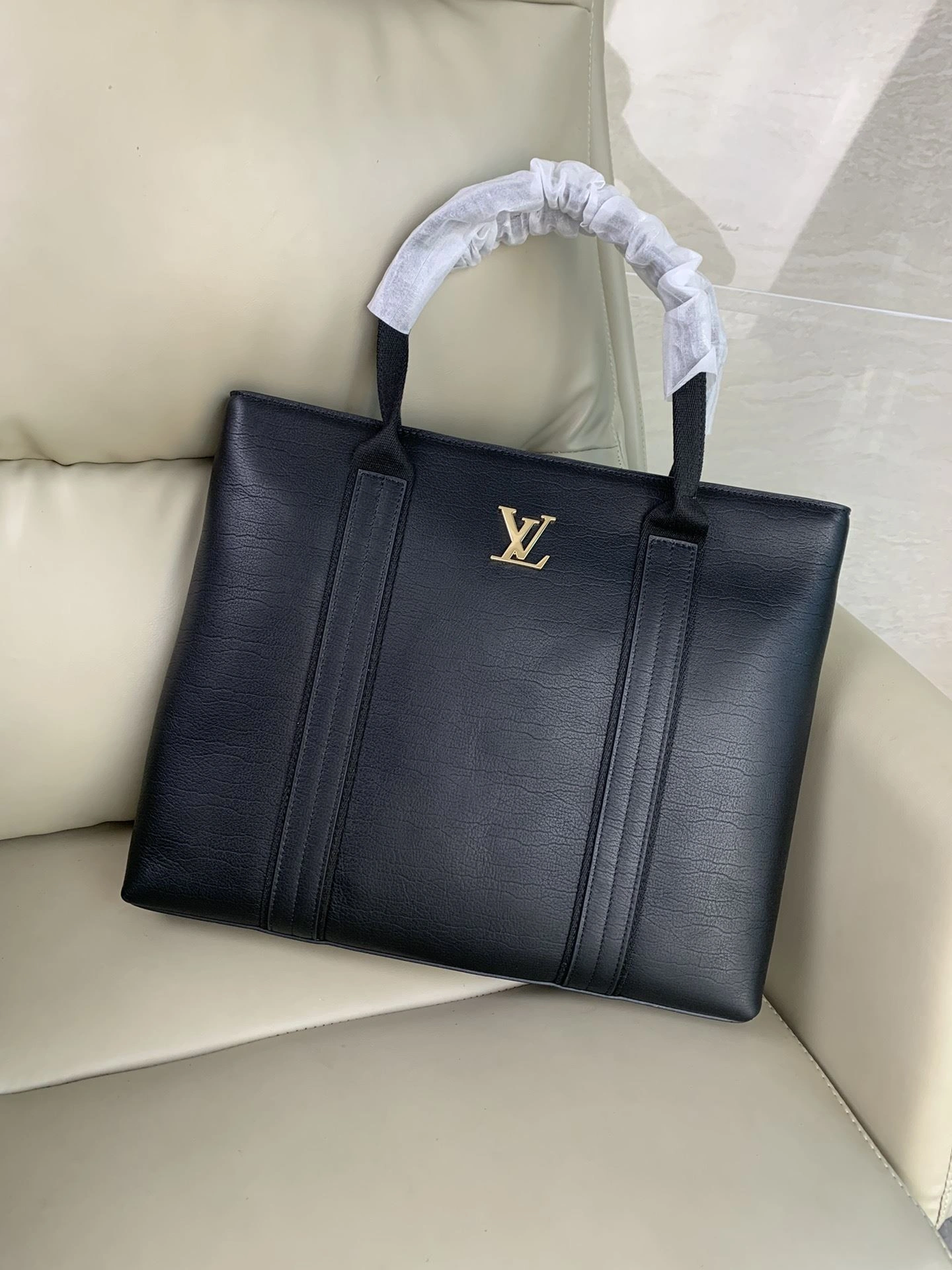 Indistinguishable Mens Louis Vuitton Briefcases