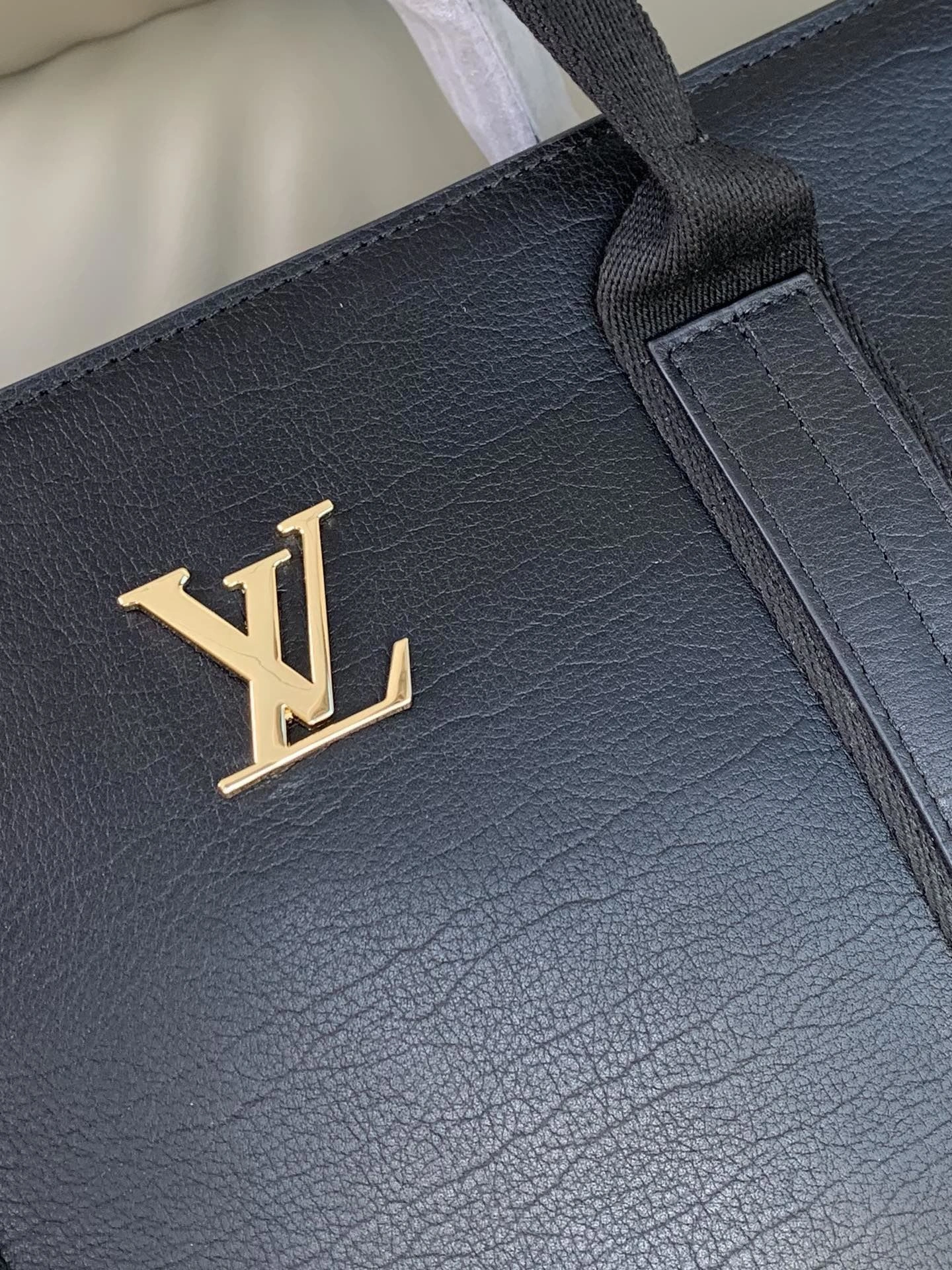 Indistinguishable Mens Louis Vuitton Briefcases