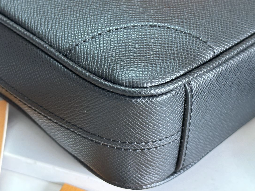 Value-priced Mens Louis Vuitton Briefcases