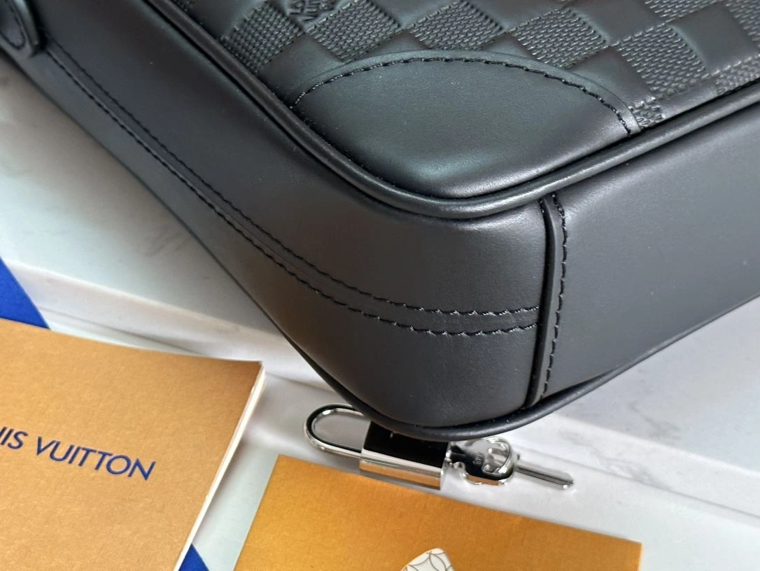Value-priced Mens Louis Vuitton Briefcases