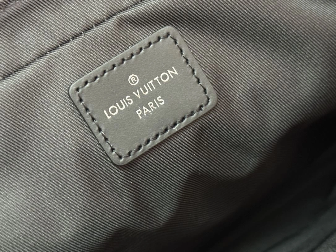 Value-priced Mens Louis Vuitton Briefcases