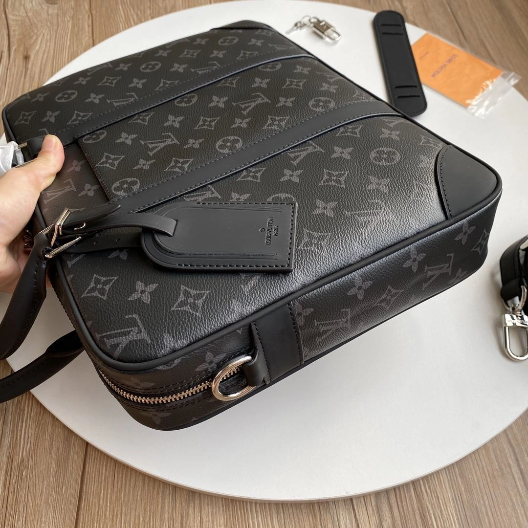 Accurate model Mens Louis Vuitton Briefcases