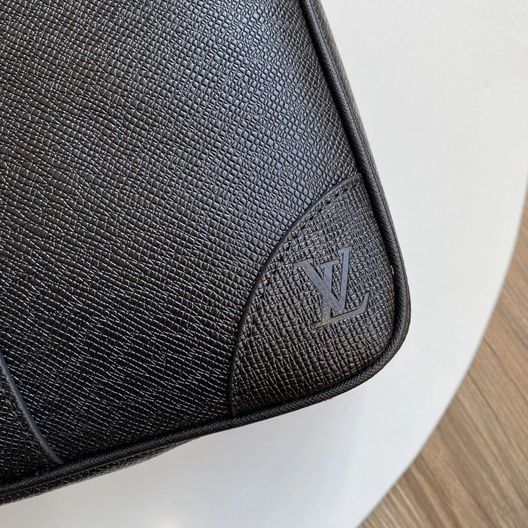 High accuracy Mens Louis Vuitton Briefcases