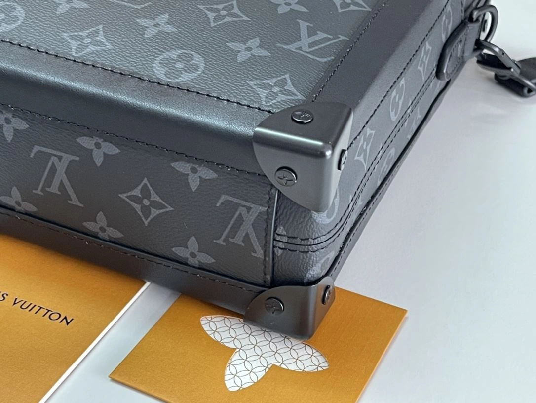 Top mirror Mens Louis Vuitton Briefcases