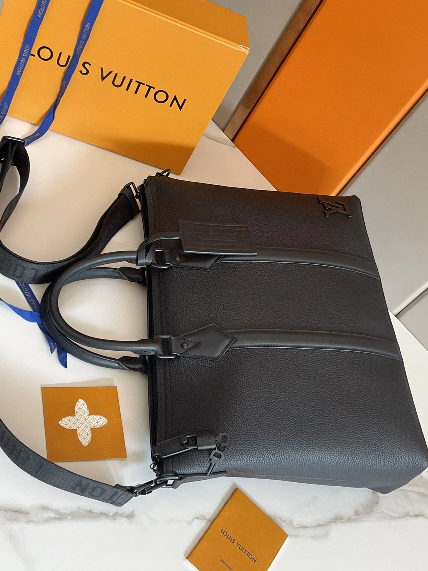 Exact replica Mens Louis Vuitton Briefcases