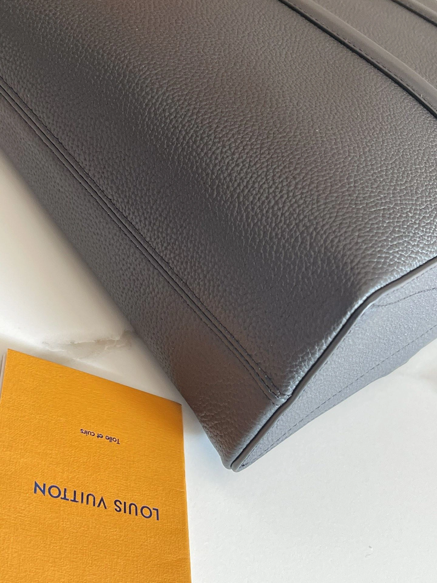 Exact replica Mens Louis Vuitton Briefcases