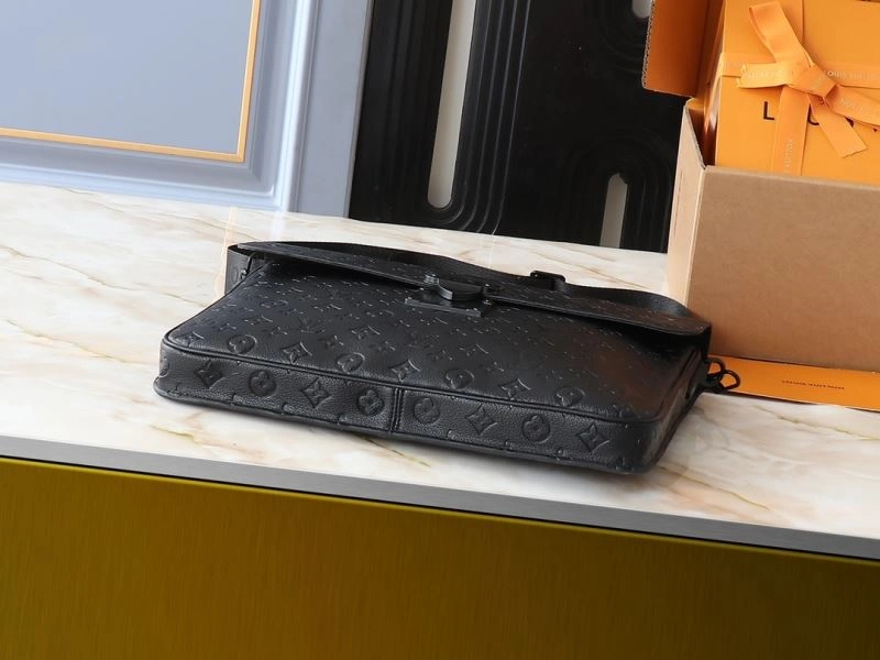 Mirror quality Mens Louis Vuitton Briefcases