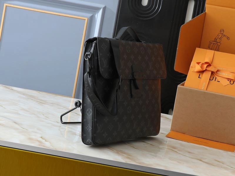 Exact replica Mens Louis Vuitton Briefcases