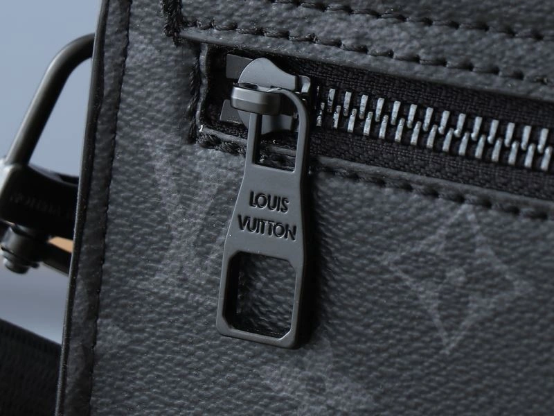 Exact replica Mens Louis Vuitton Briefcases