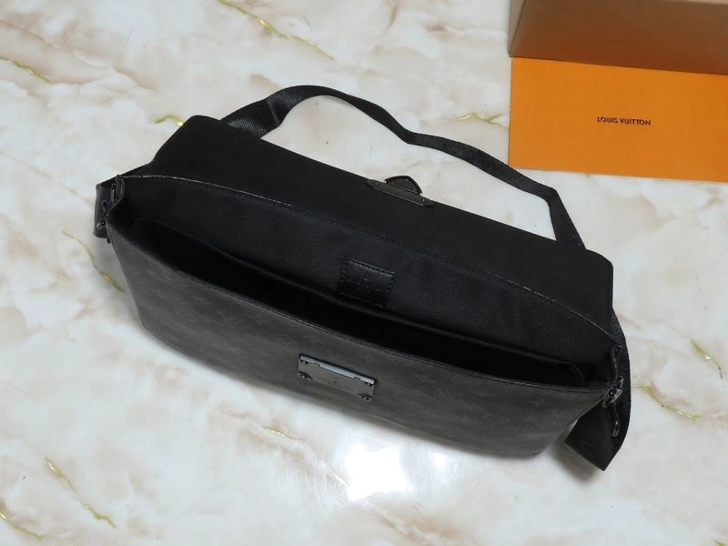 Exact replica Mens Louis Vuitton Briefcases