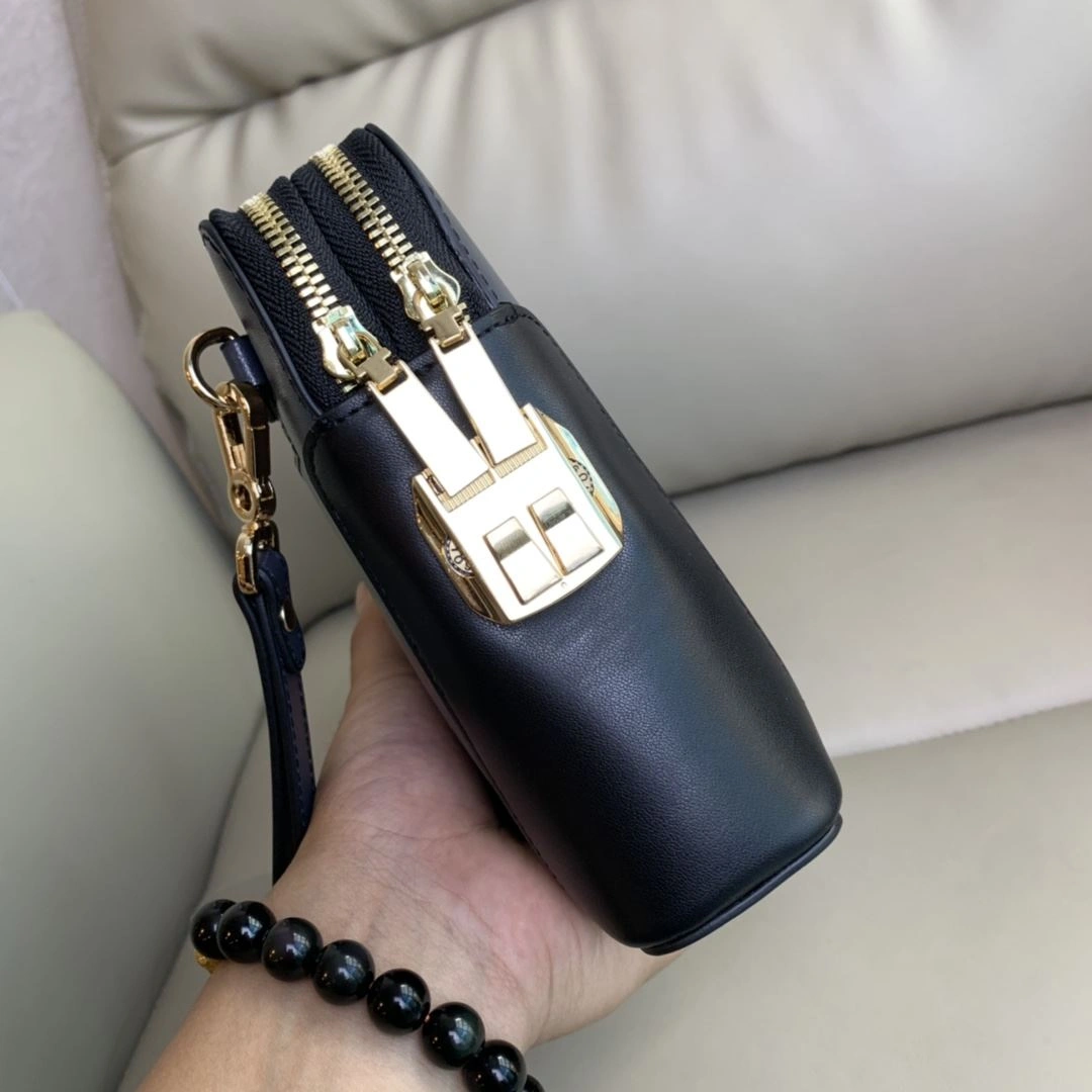 Value-priced Mens Louis Vuitton Clutch Bags