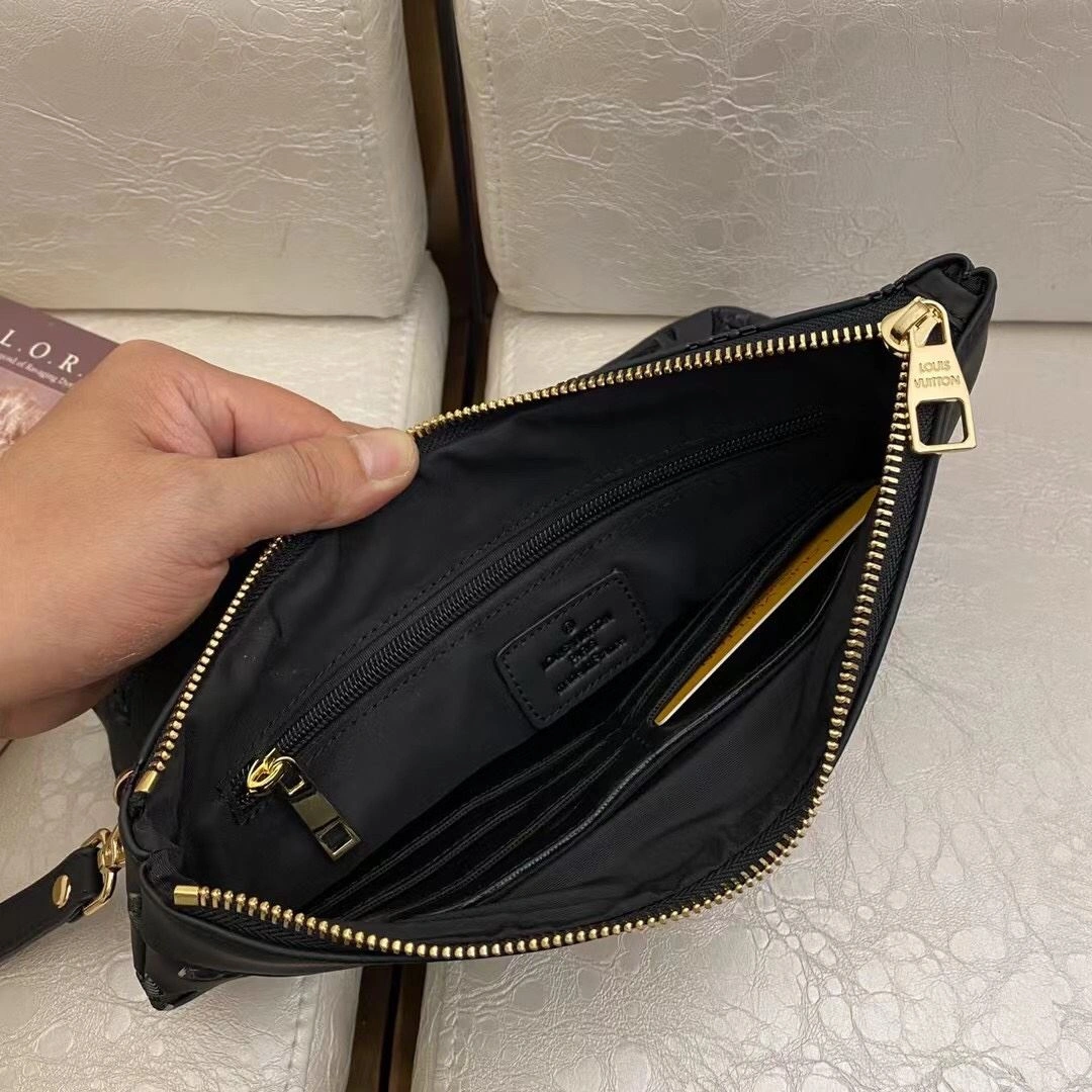 Reasonably priced Mens Louis Vuitton Clutch Bags