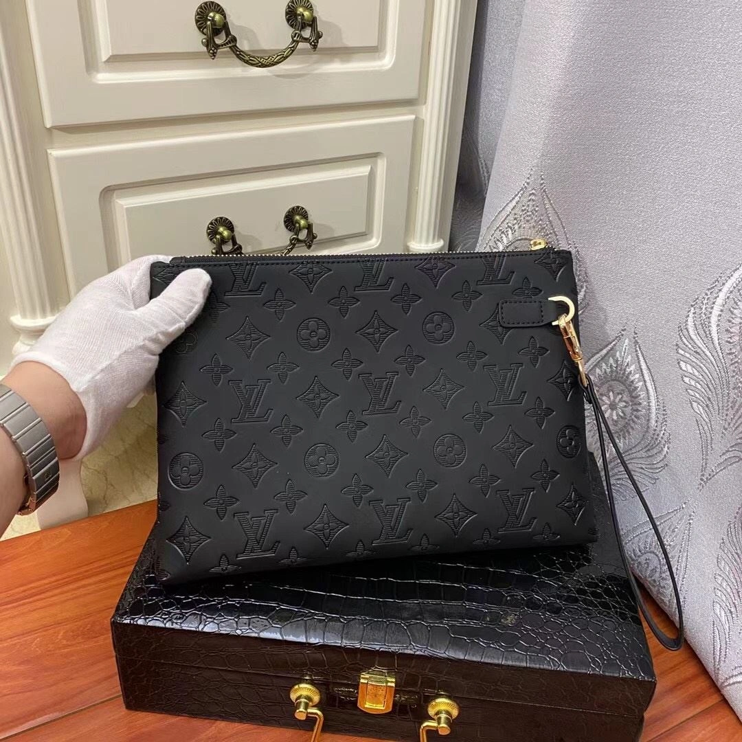 Perfect replica Mens Louis Vuitton Clutch Bags