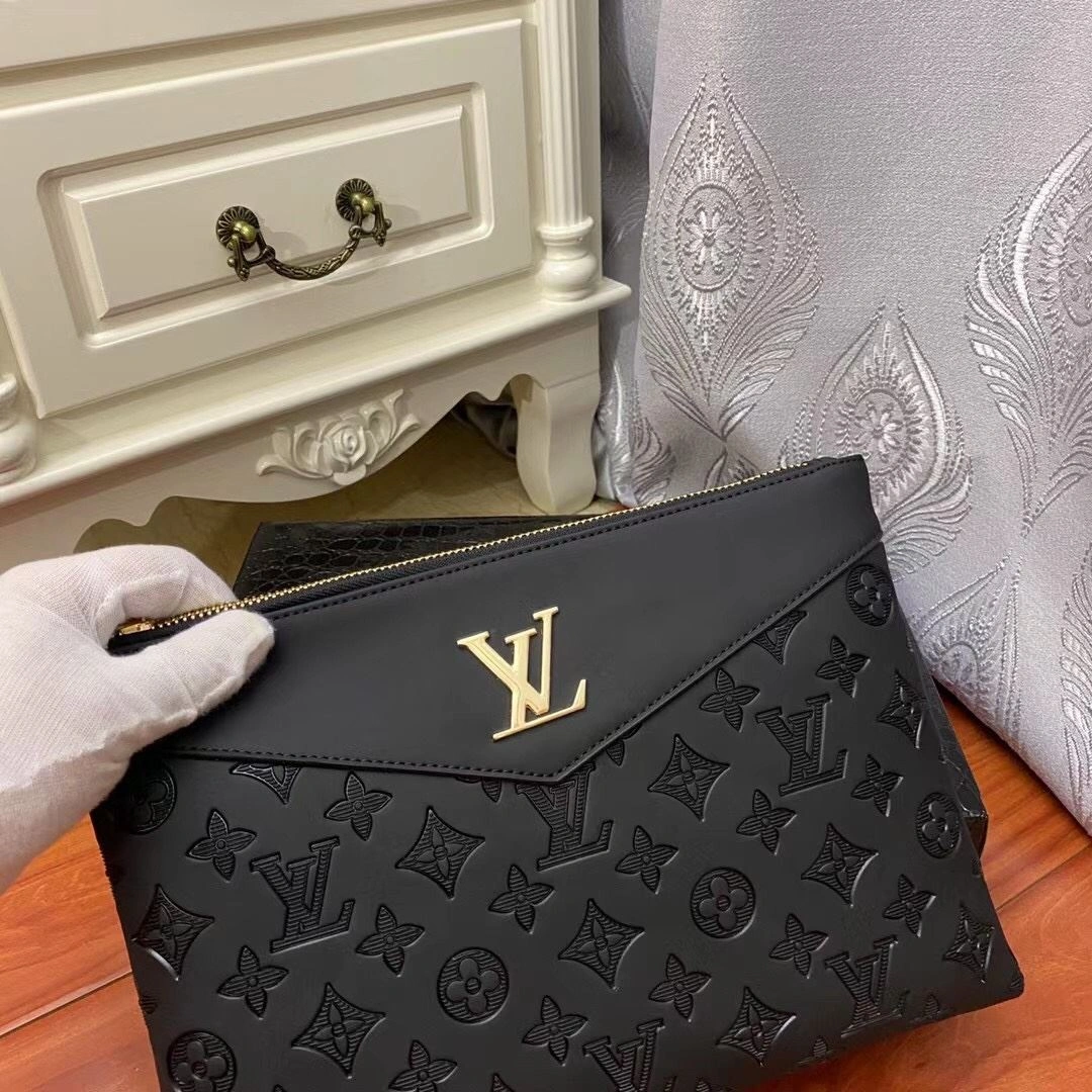 Perfect replica Mens Louis Vuitton Clutch Bags