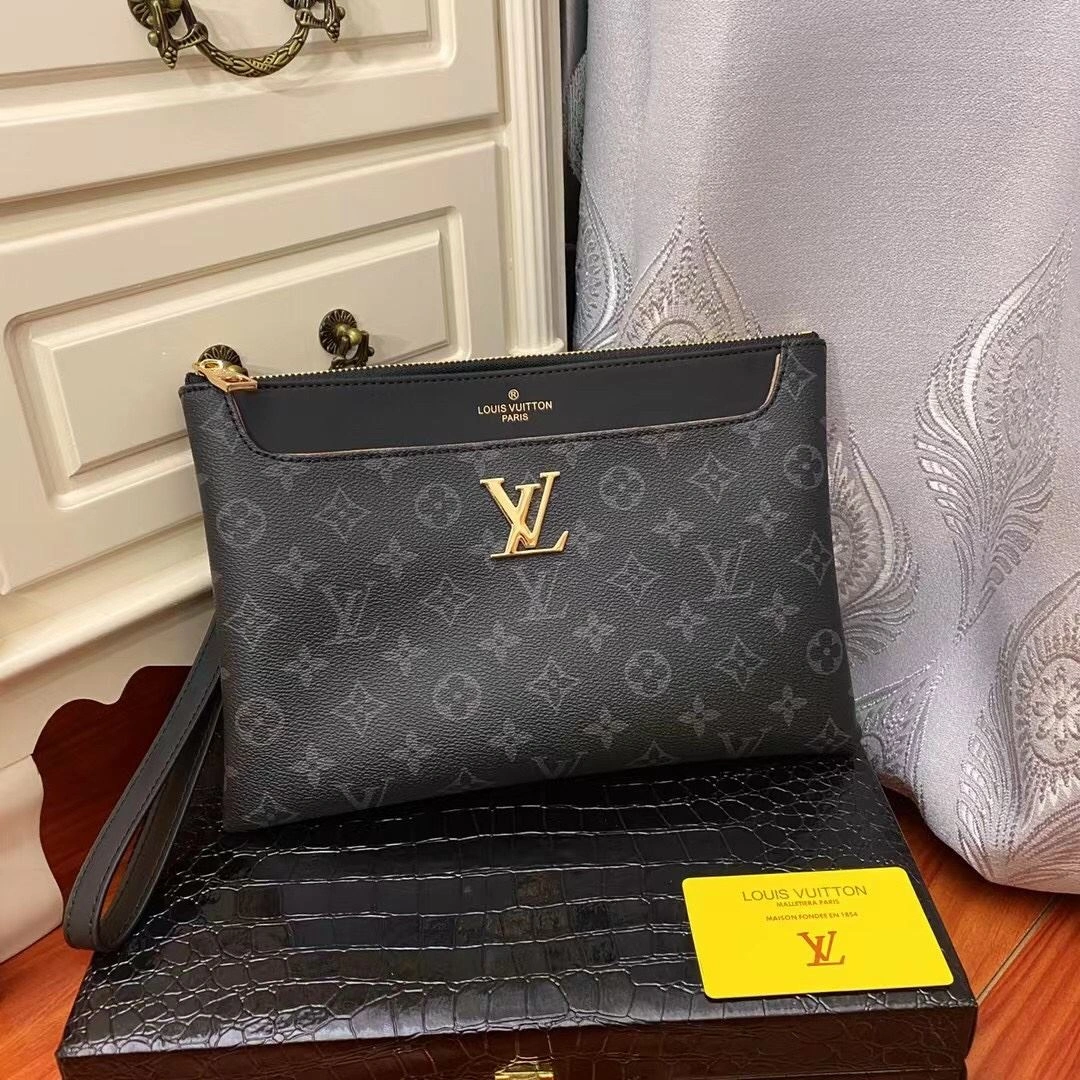 Top mirror Mens Louis Vuitton Clutch Bags
