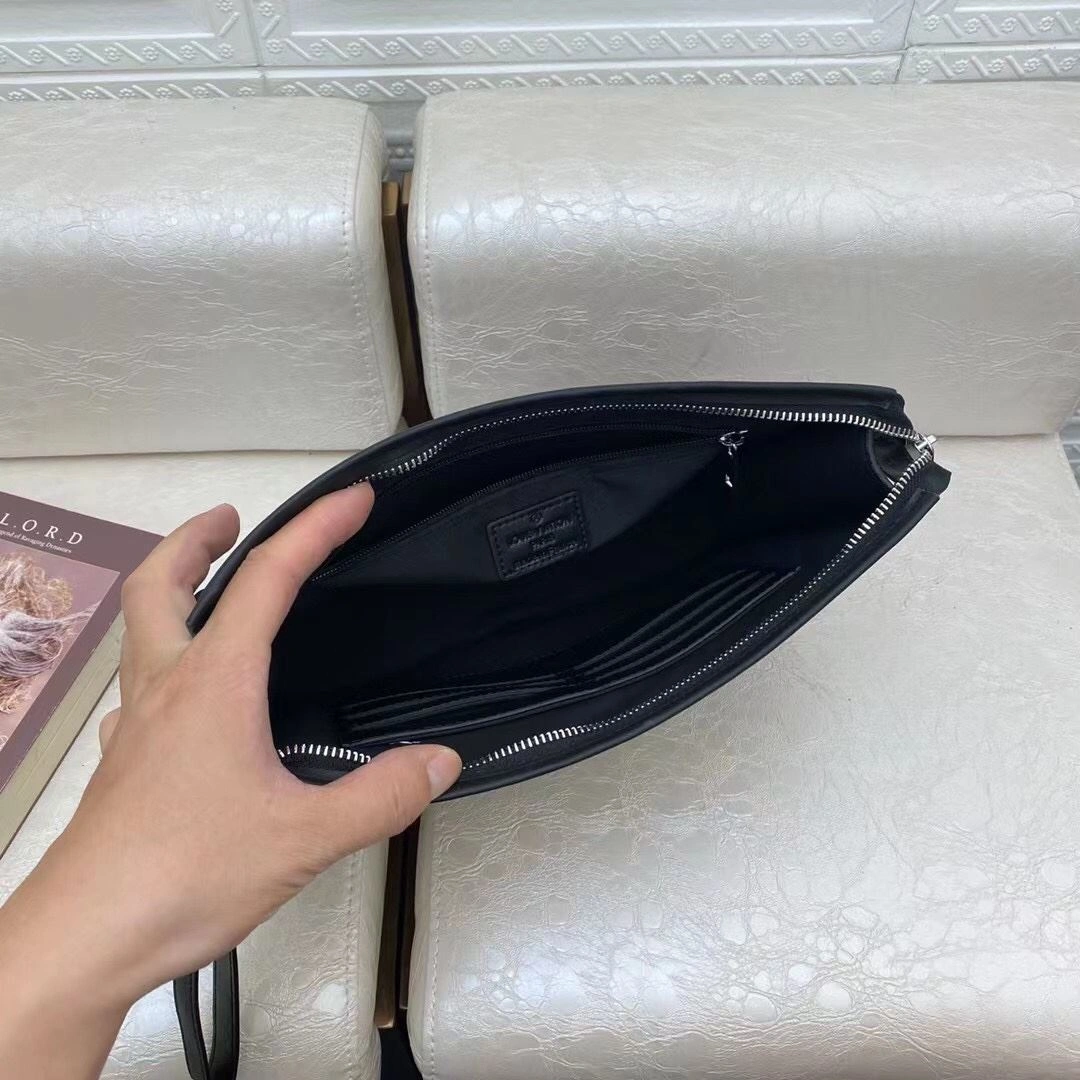 Reasonably priced Mens Louis Vuitton Clutch Bags