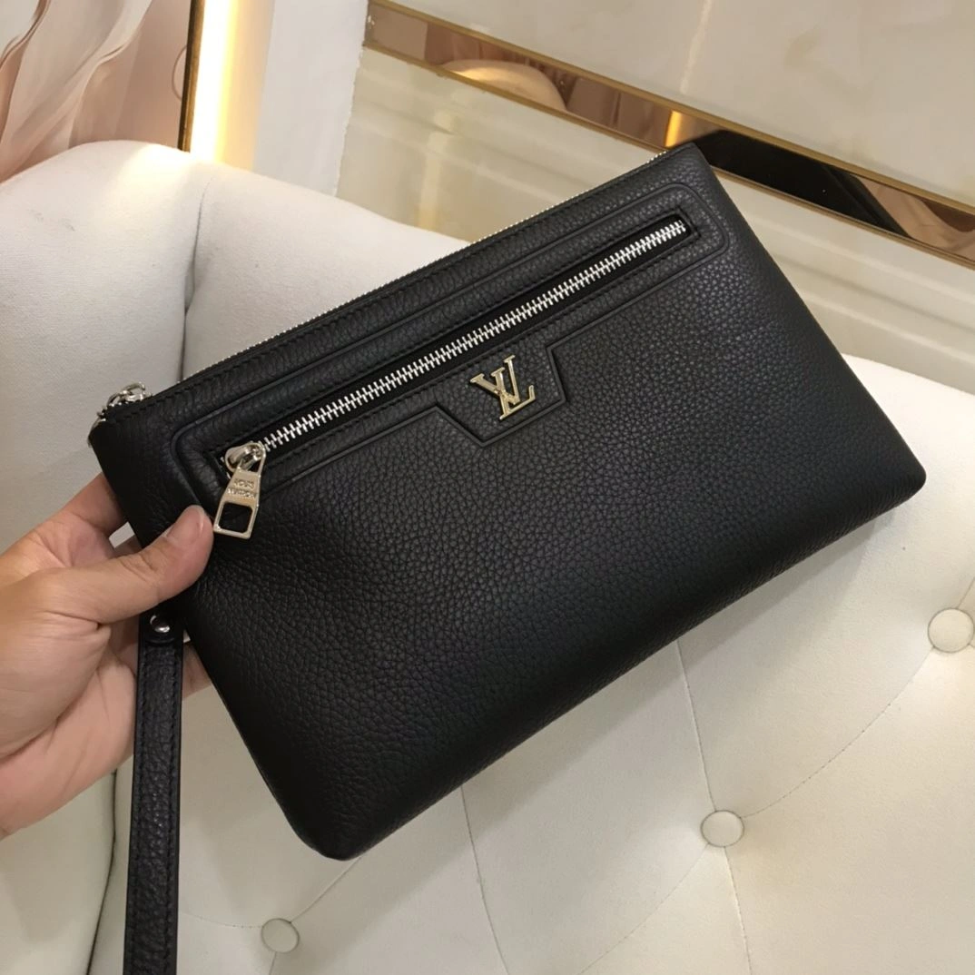 Accurate model Mens Louis Vuitton Clutch Bags