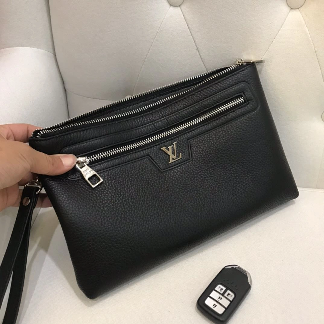 Accurate model Mens Louis Vuitton Clutch Bags